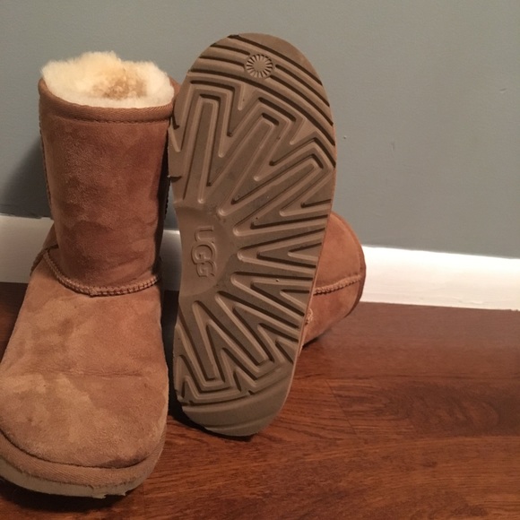 UGG | Shoes | Low Rise Uggs | Poshmark